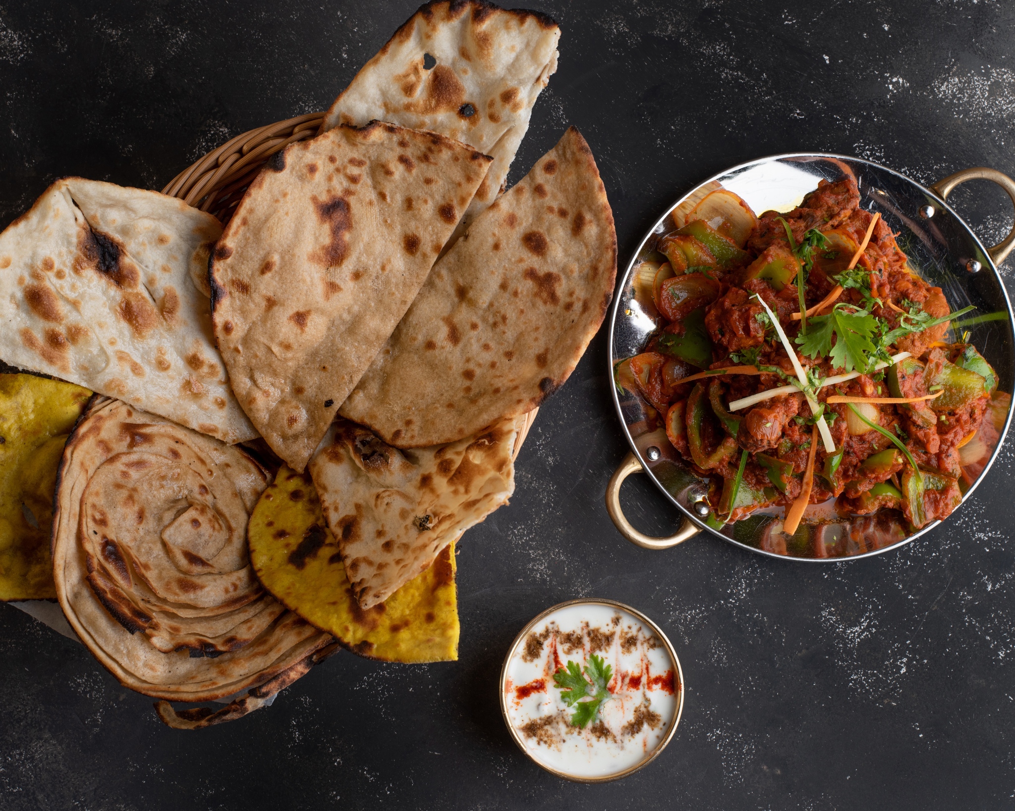 A Food Lover’s Guide to the Best Indian Restaurants near Deira, Dubai